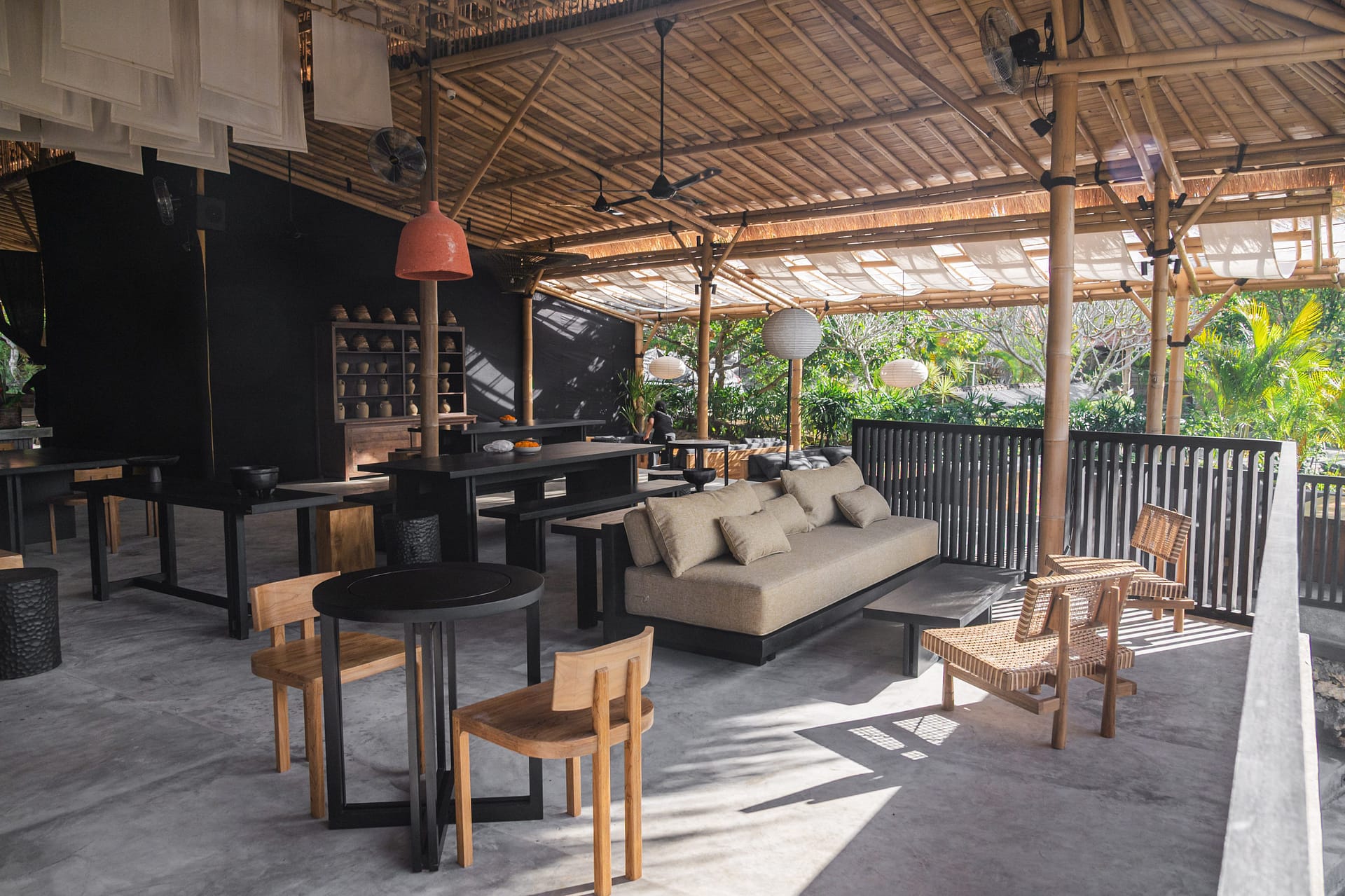 Yuki Uluwatu - Studio Tanama